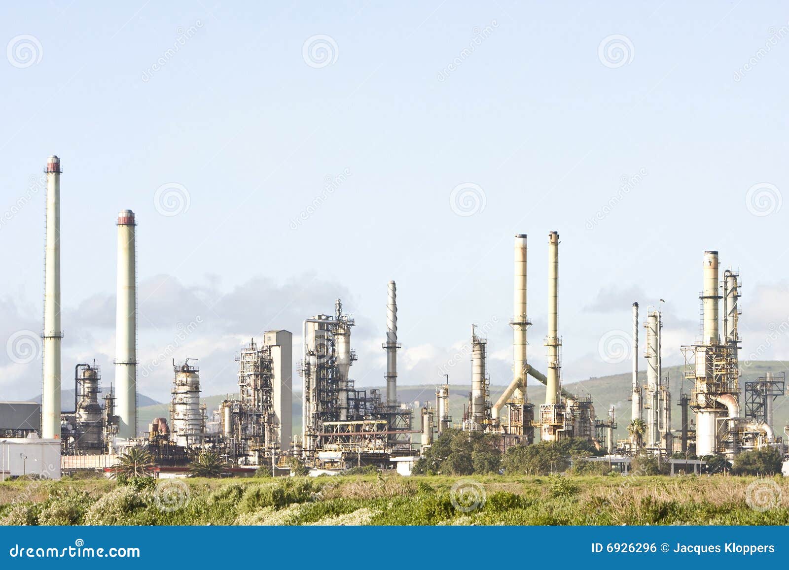 Industrial Petroleum Refinery at Dusk Stock Photo - Image of petrol ...