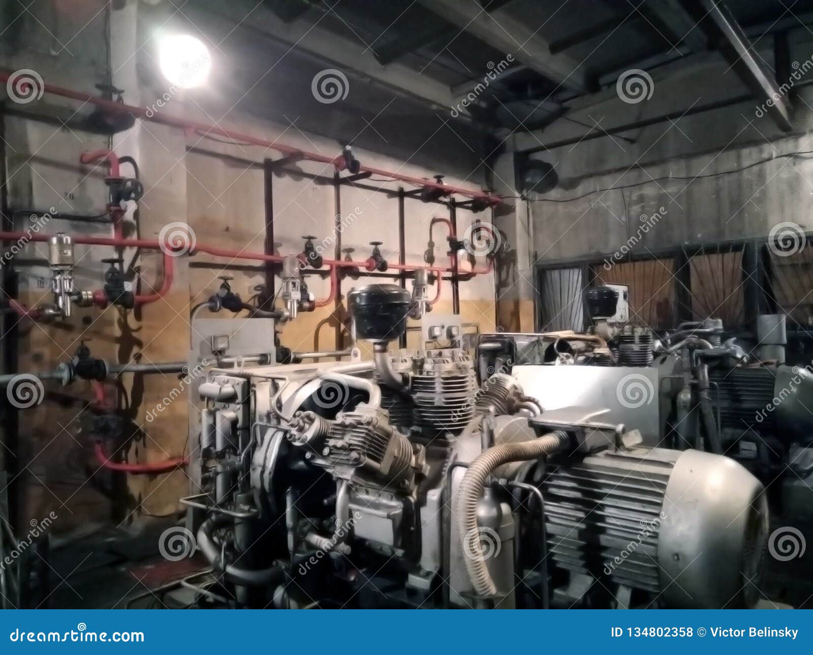 Industrial Piston Compressor. Technology and Mechanisms . Equipment ...