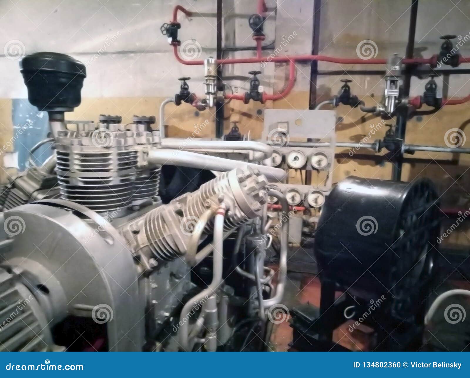 Industrial Piston Compressor. Technology and Mechanisms . Equipment ...