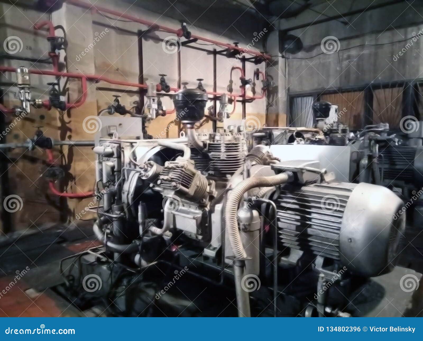 Industrial Piston Compressor. Technology and Mechanisms . Equipment ...