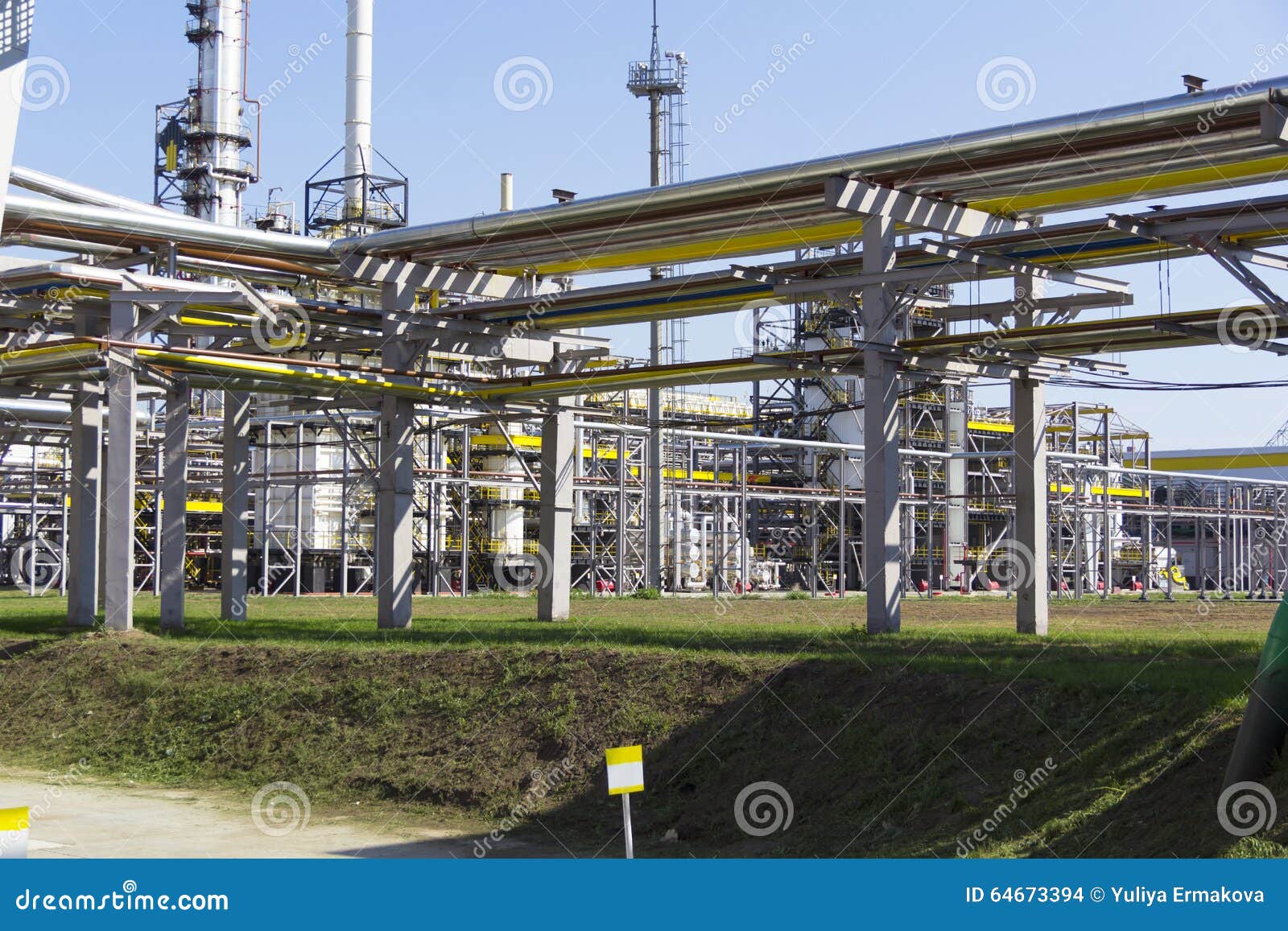 Industrial of Refinery Tower Stock Photo - Image of distillery, silver ...