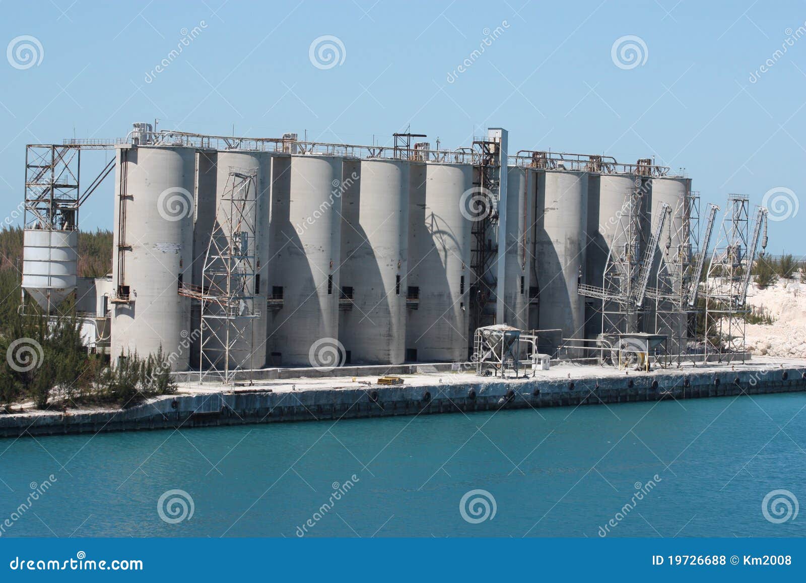 Industrial Silos by the Port Stock Photo - Image of refinery, chemical ...