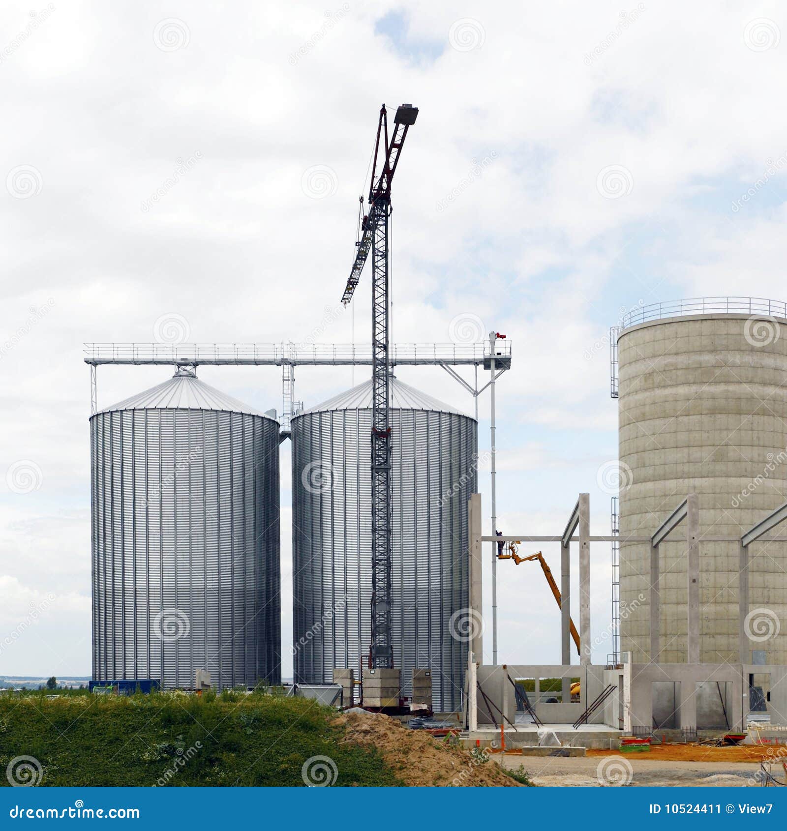 Industrial Gas Storage Tank. LNG Or Liquefied Natural Gas Reservoirs ...