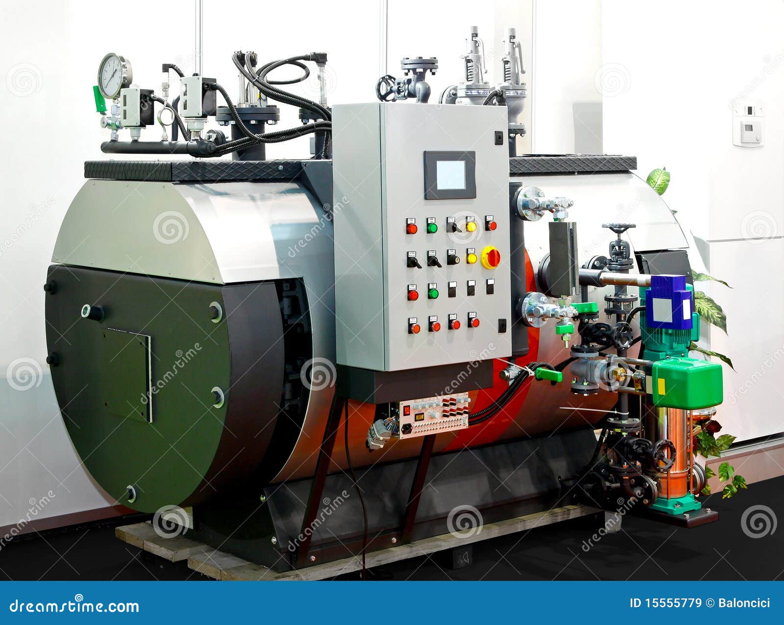 Industrieller Dampfkessel stockbild. Bild von industriell - 15555779