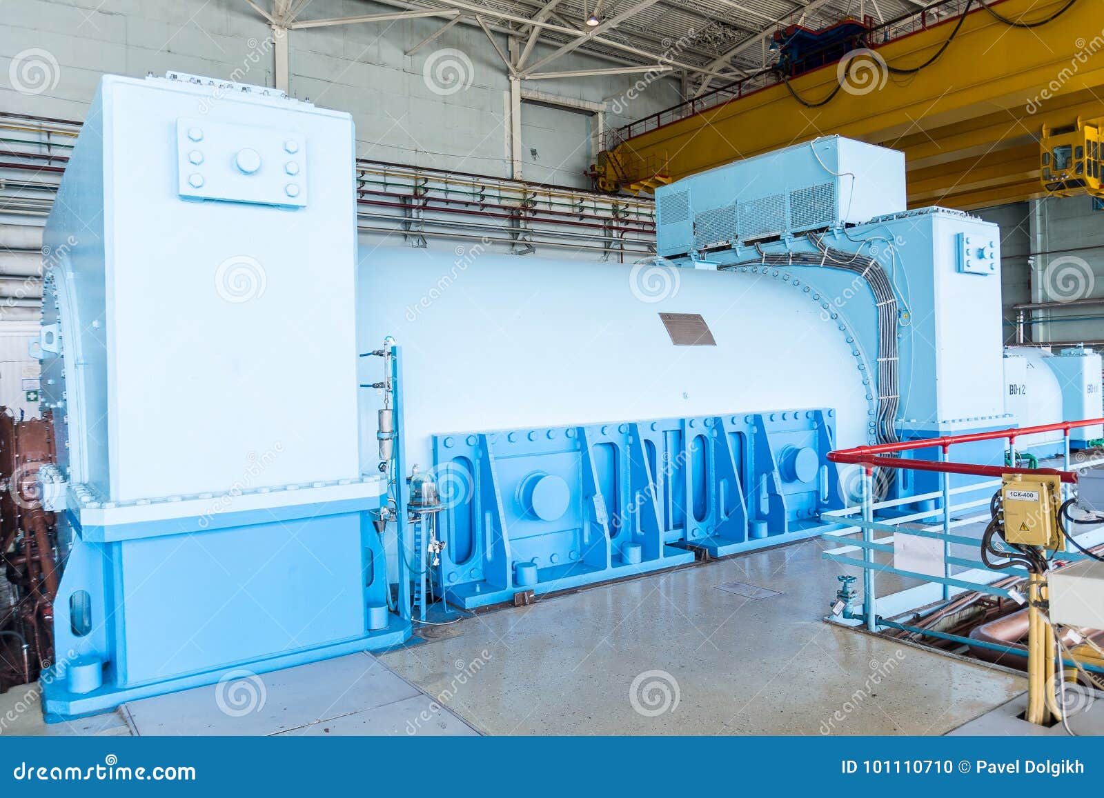 Industrieller Generator Im Atomkraftwerk Stockfoto - Bild von schwer ...