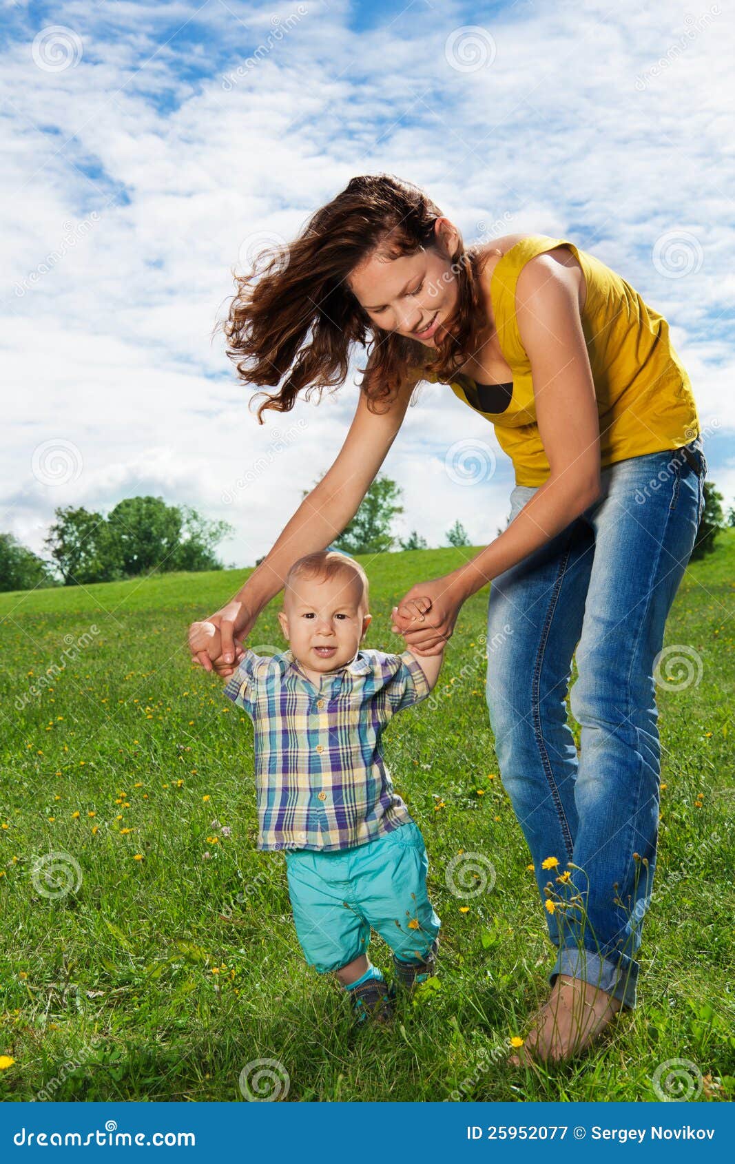 Infant learn how to walk stock image. Image of play, adorable - 25952077