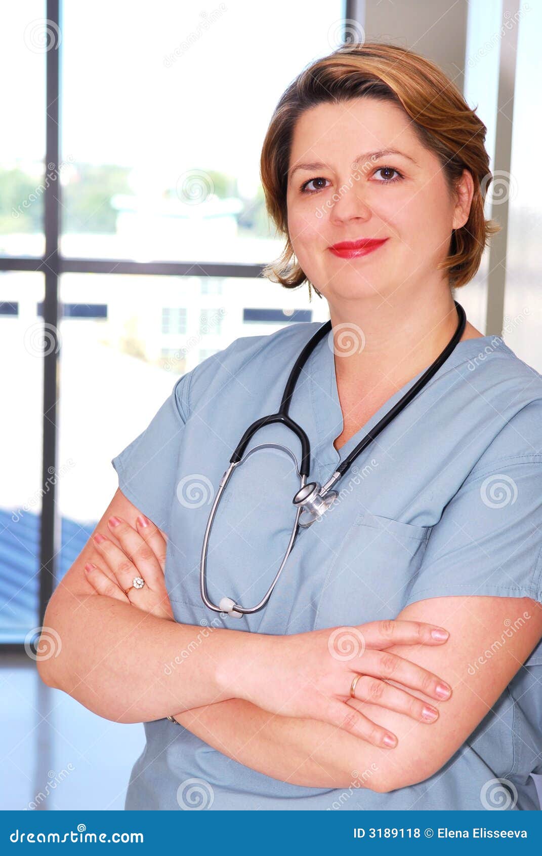 Infermiera fotografia stock. Immagine di medico, attraversato - 3189118