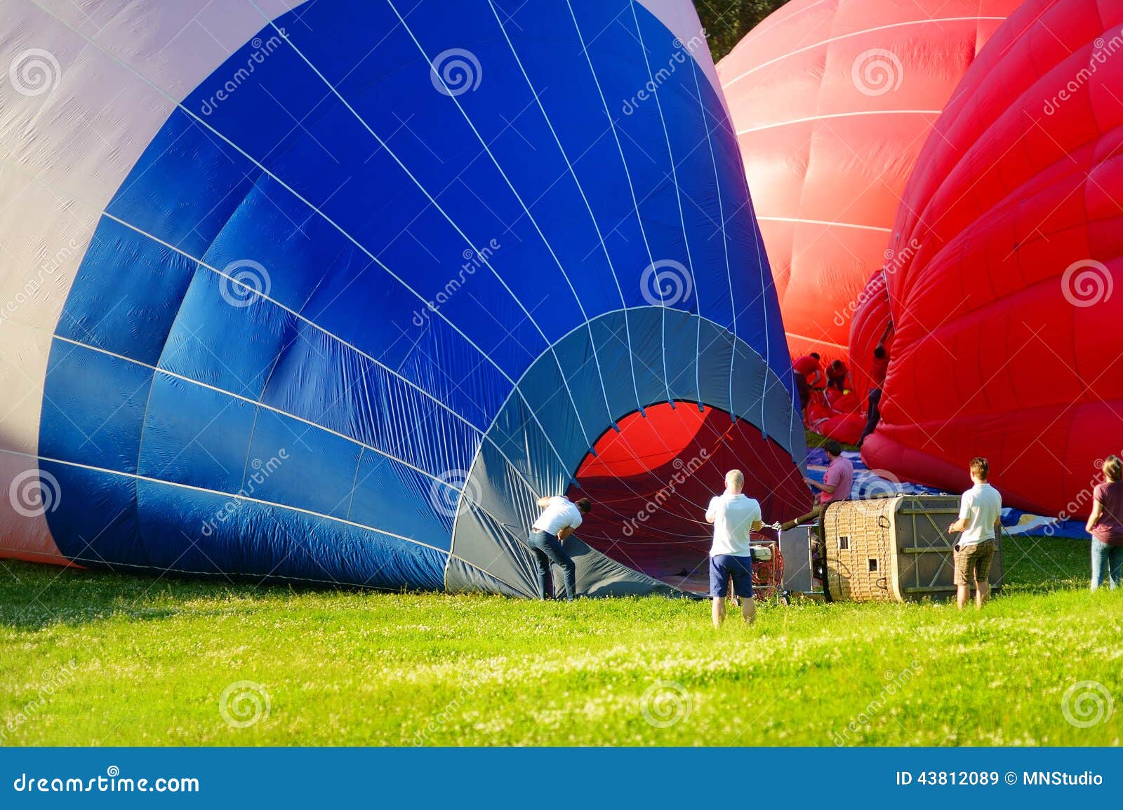 Inflation of Balloons and Balloon Basket Editorial Stock Image - Image ...