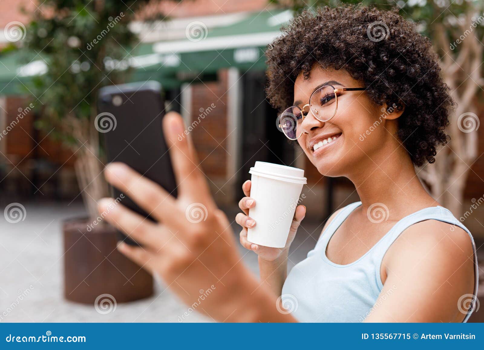 Influencer Sociale Di Media Che Vlogging Immagine Stock - Immagine di ...