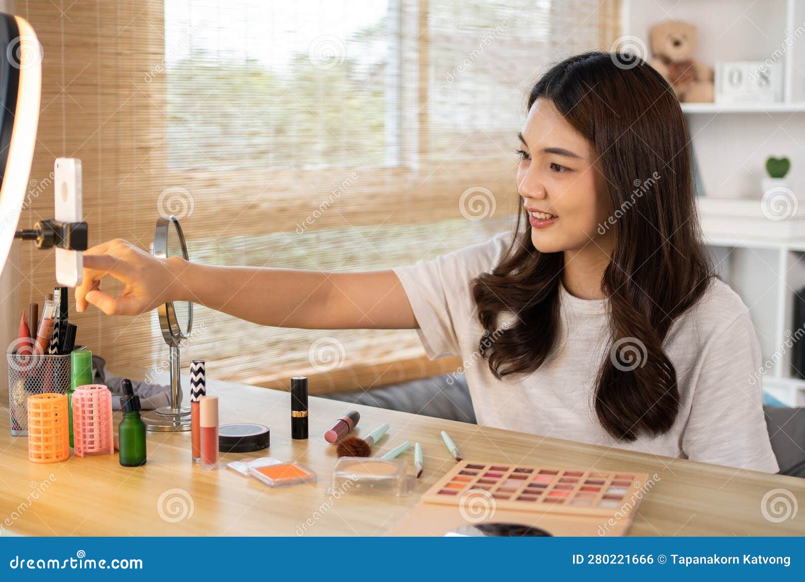 Influential Women in the Makeup Industry are Performing Live or ...