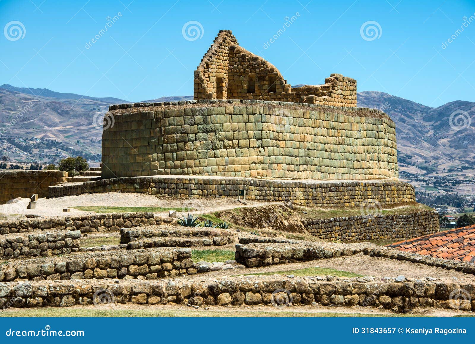 Ingapirca, Inca Wall in Ecuador Stock Image - Image of andes, religion ...