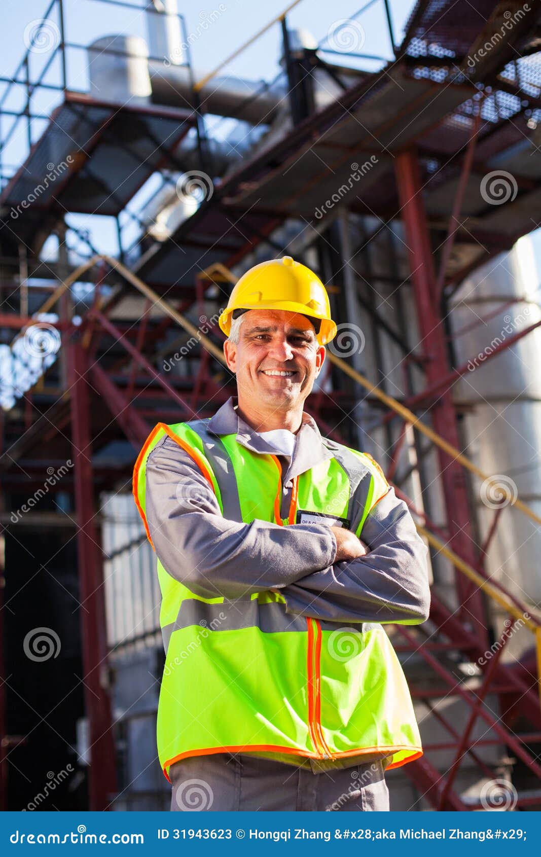 Ingegnere senior immagine stock. Immagine di uomo, attraversato - 31943623