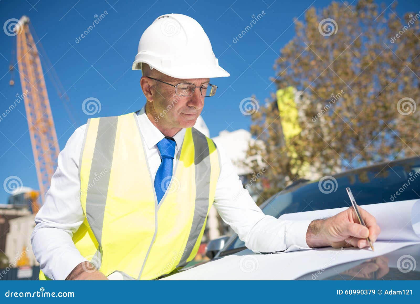 Ingegnere senior immagine stock. Immagine di ingegnere - 60990379