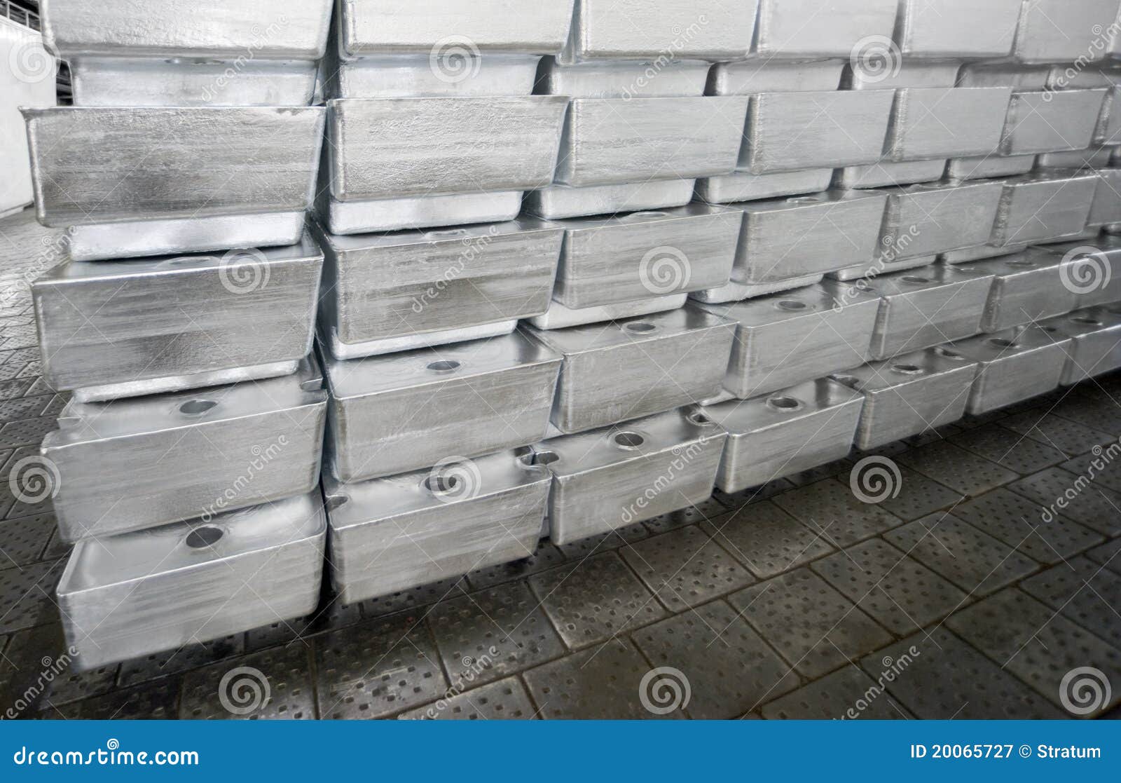 Ingots of silvery metal stock image. Image of business - 20065727
