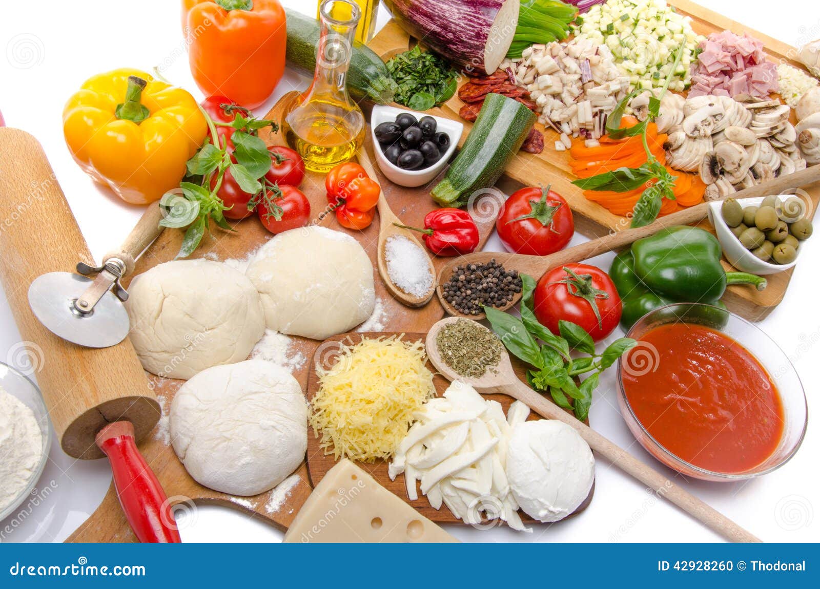 Ingrédients Pour Faire Une Pizza Photo stock - Image du nourriture ...