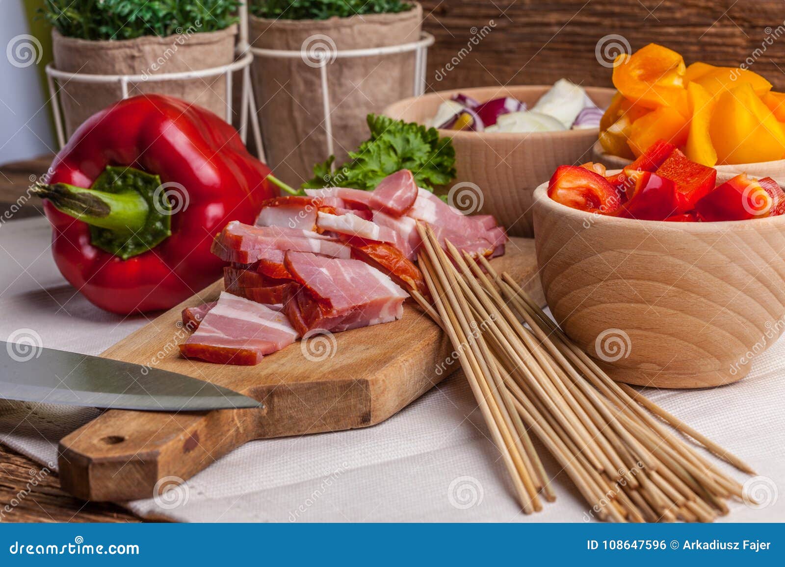 Ingredientes Para Preparar Los Pinchos Foto de archivo - Imagen de ...