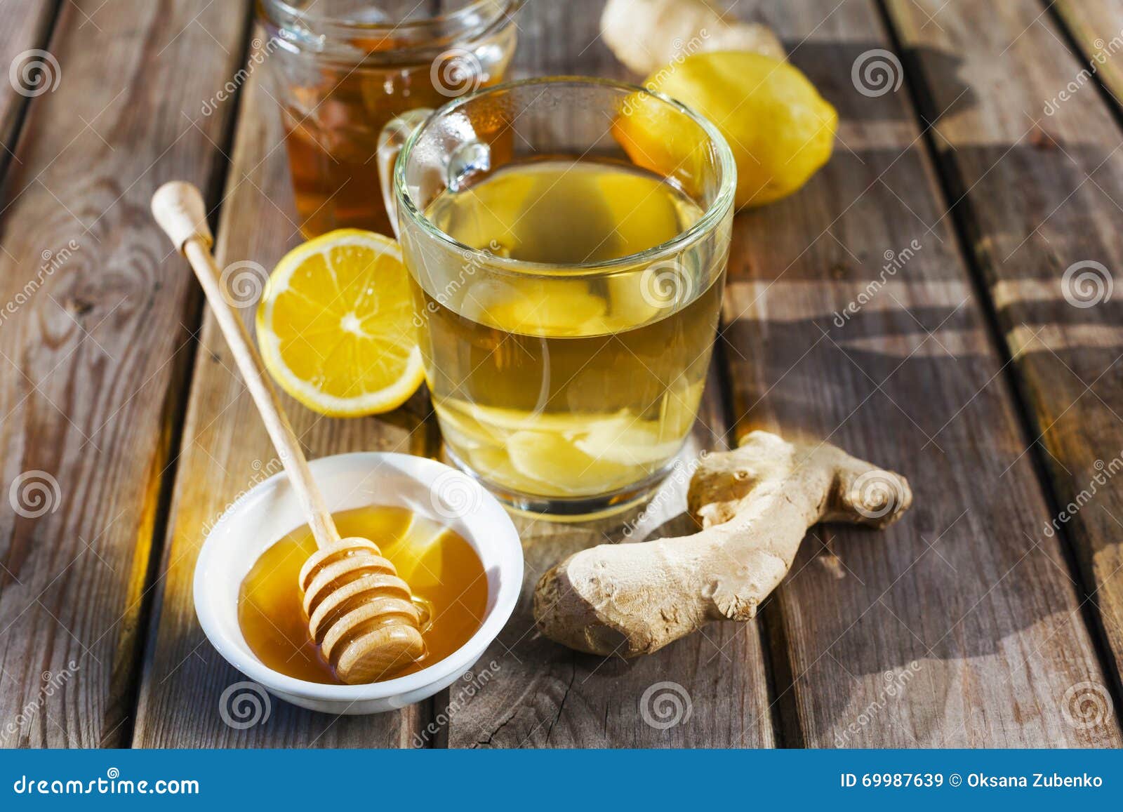 Ingwertee Mit Honig Und Zitrone Stockbild - Bild von bestandteil ...