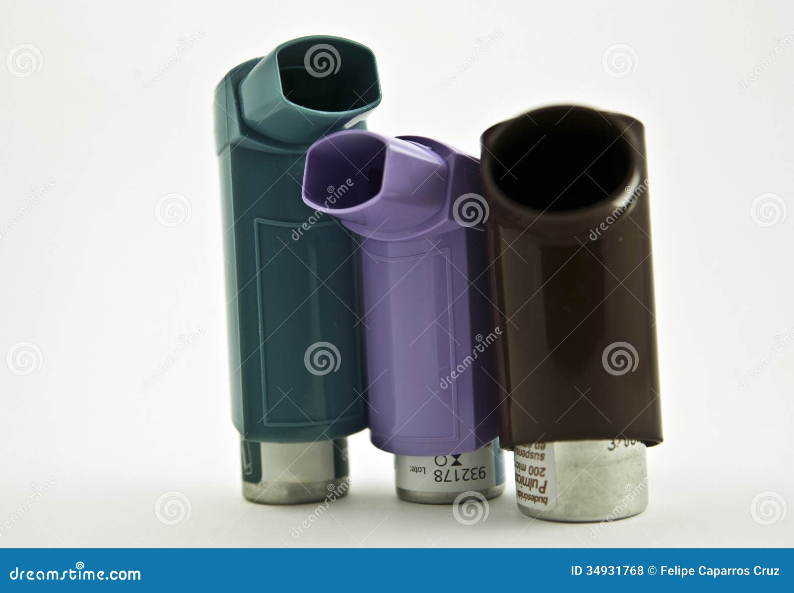 Inhalador con una droga foto de archivo. Imagen de medicamento - 34931768