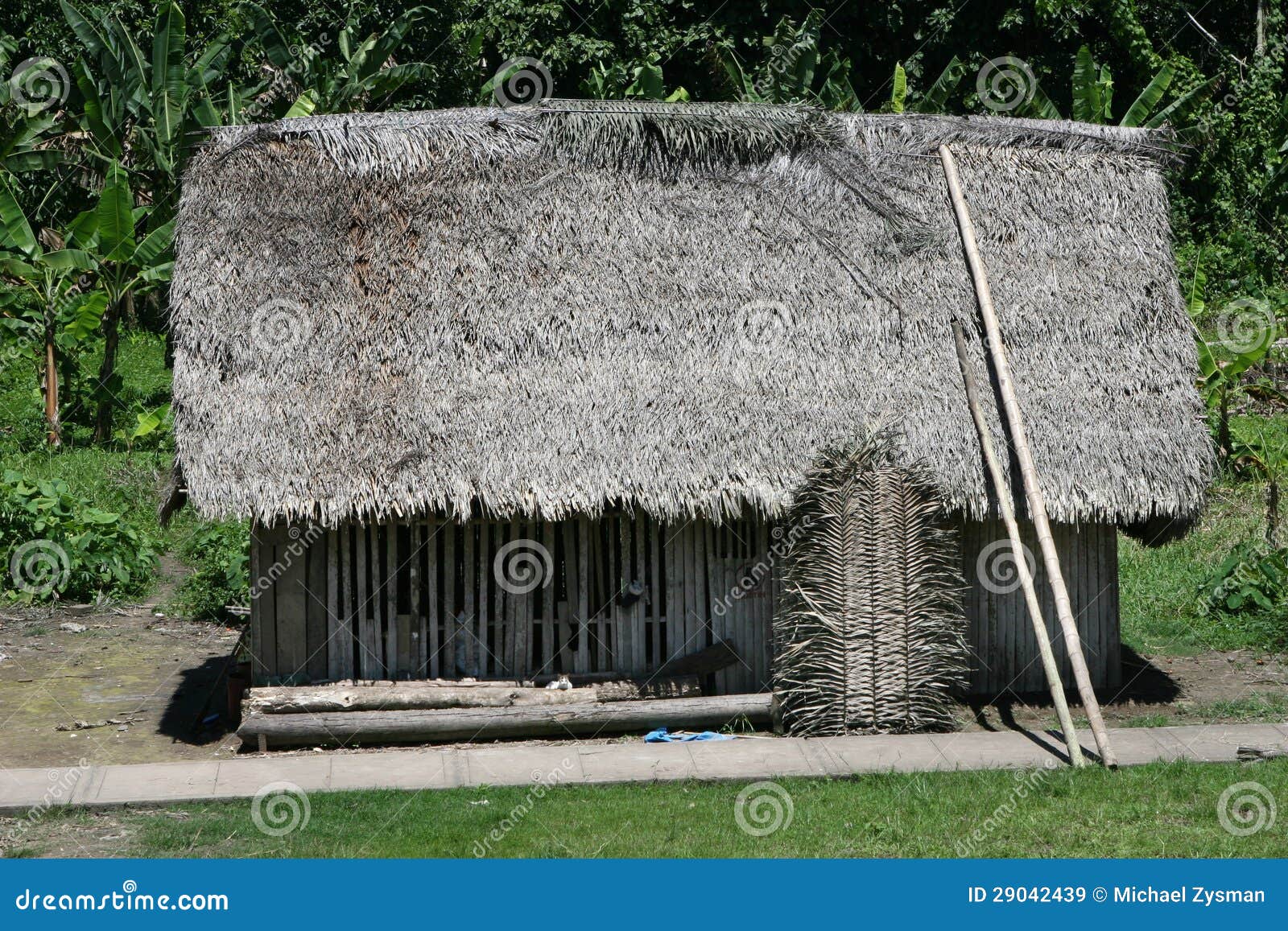 Inheems Huis stock afbeelding. Image of boom, houten - 29042439