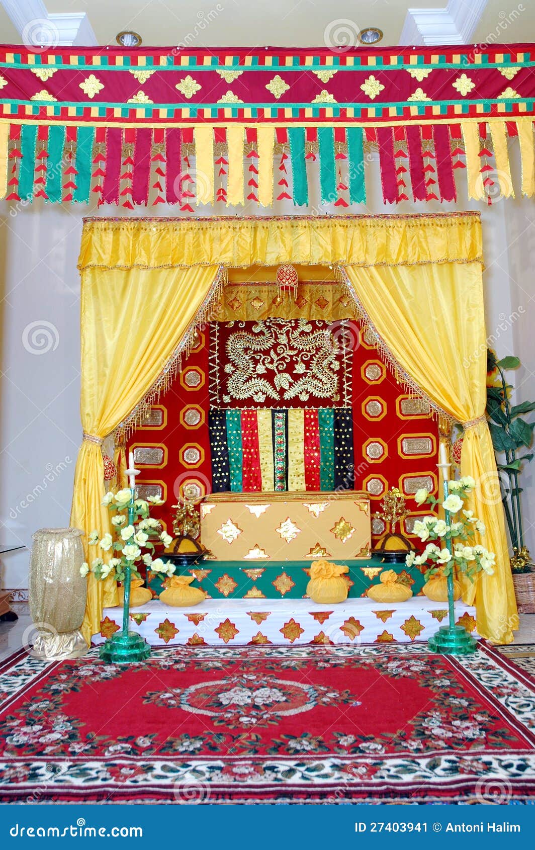 Inheems Traditioneel Huwelijk Stock Afbeelding - Image of architectuur ...