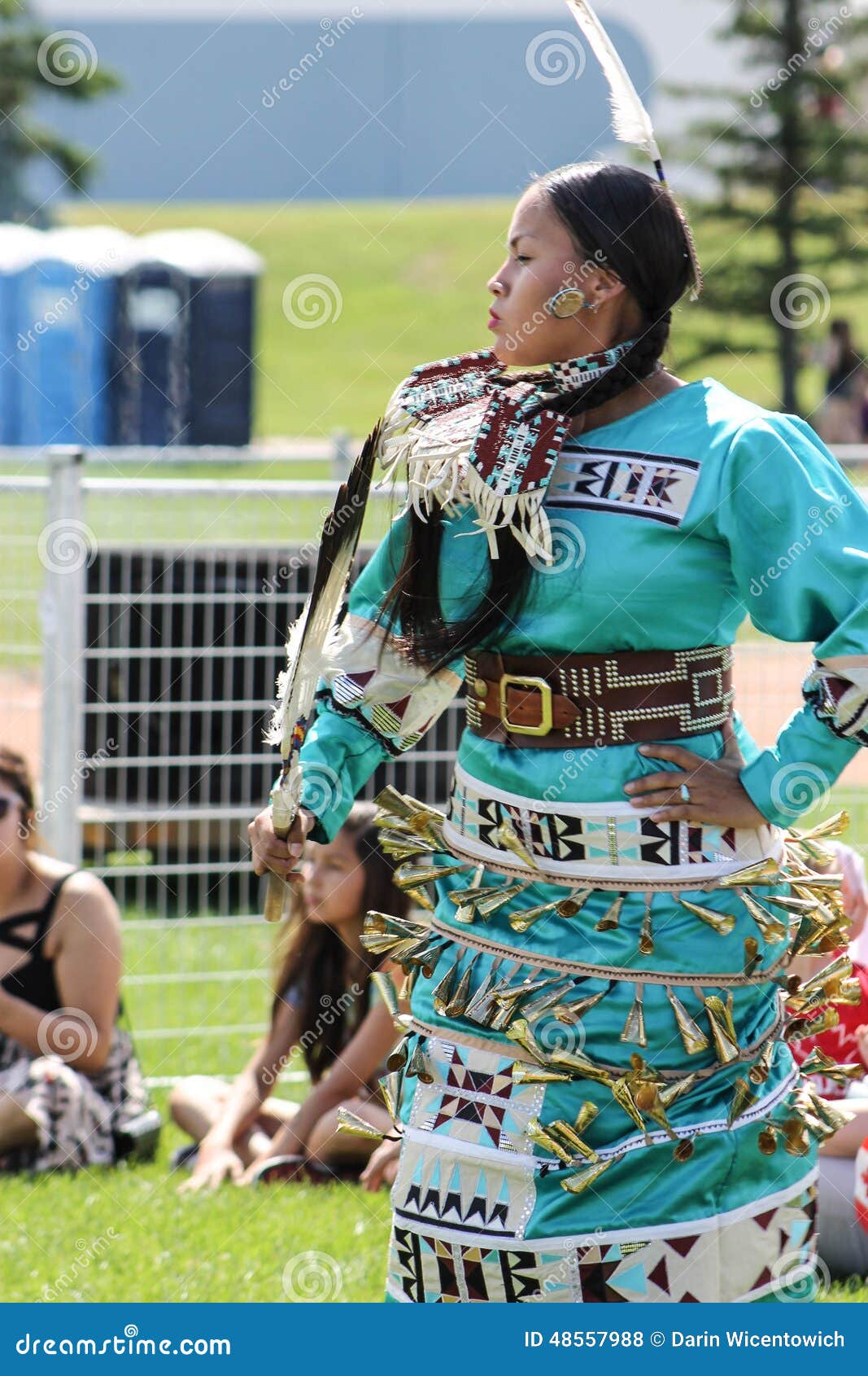 Inheemse inheemse kleding redactionele stock foto. Image of kostuum ...