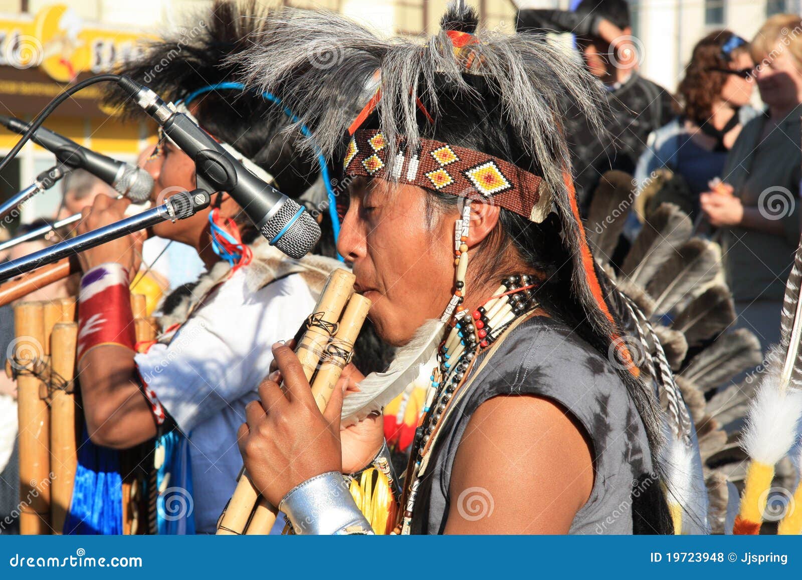 Inheemse Zuidamerikaanse Muziek Redactionele Stock Foto - Image of ...