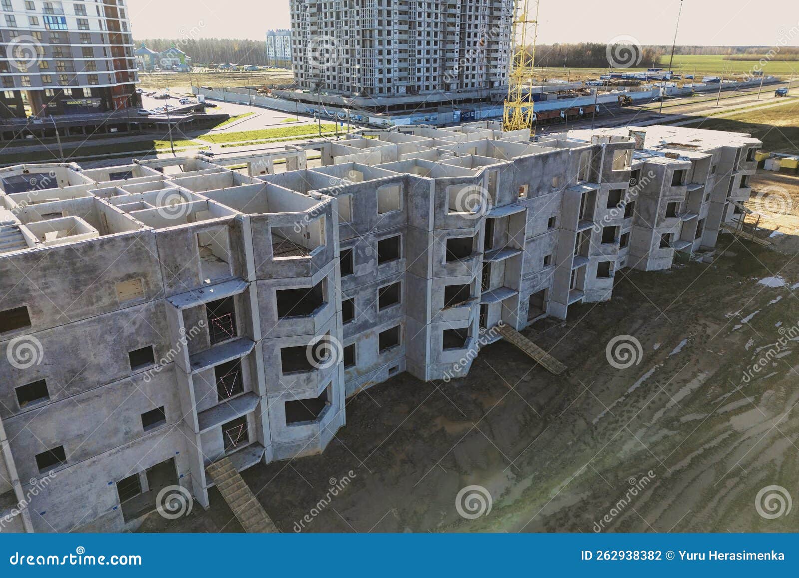 The Initial Stage of Construction of a Prefabricated Reinforced ...