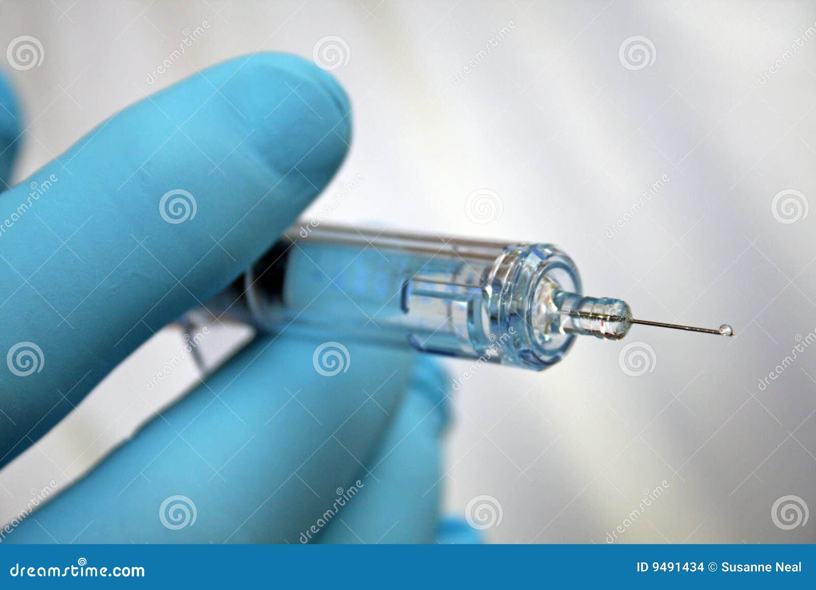 Injection Needle Stock Photography | CartoonDealer.com #26003474