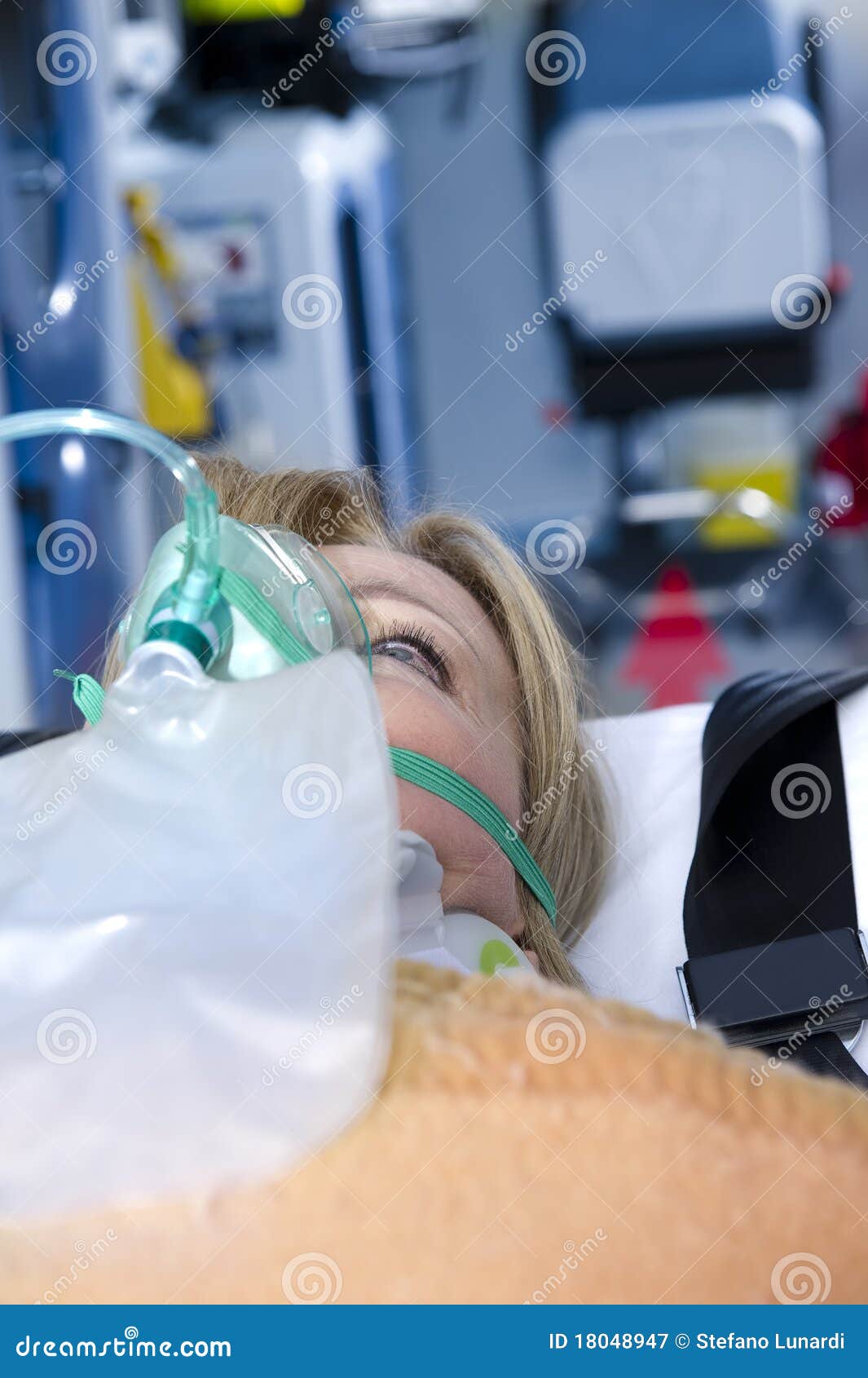 Injured Woman with Oxygen Mask Stock Image - Image of angle, accident ...