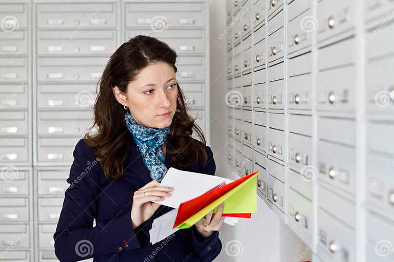 Inkomende post stock foto. Image of rekeningen, inkomend - 30974244