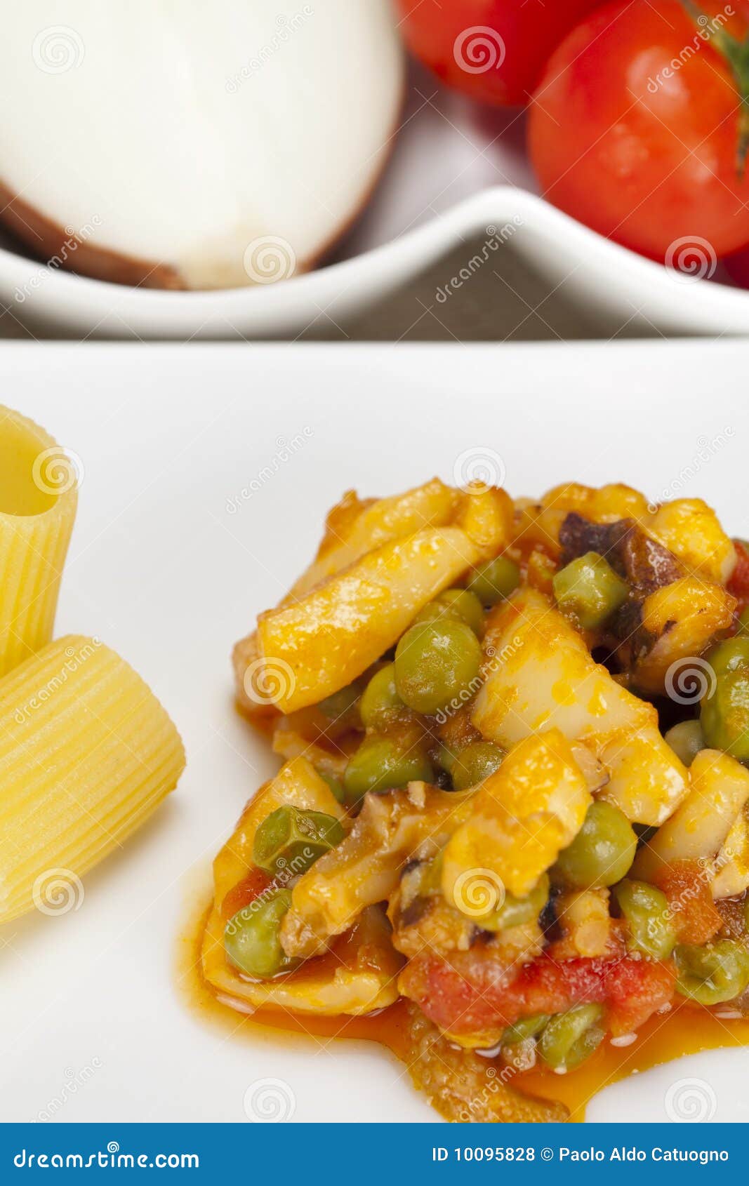 Inktvissen en erwten stock foto. Image of inktvissen - 10095828