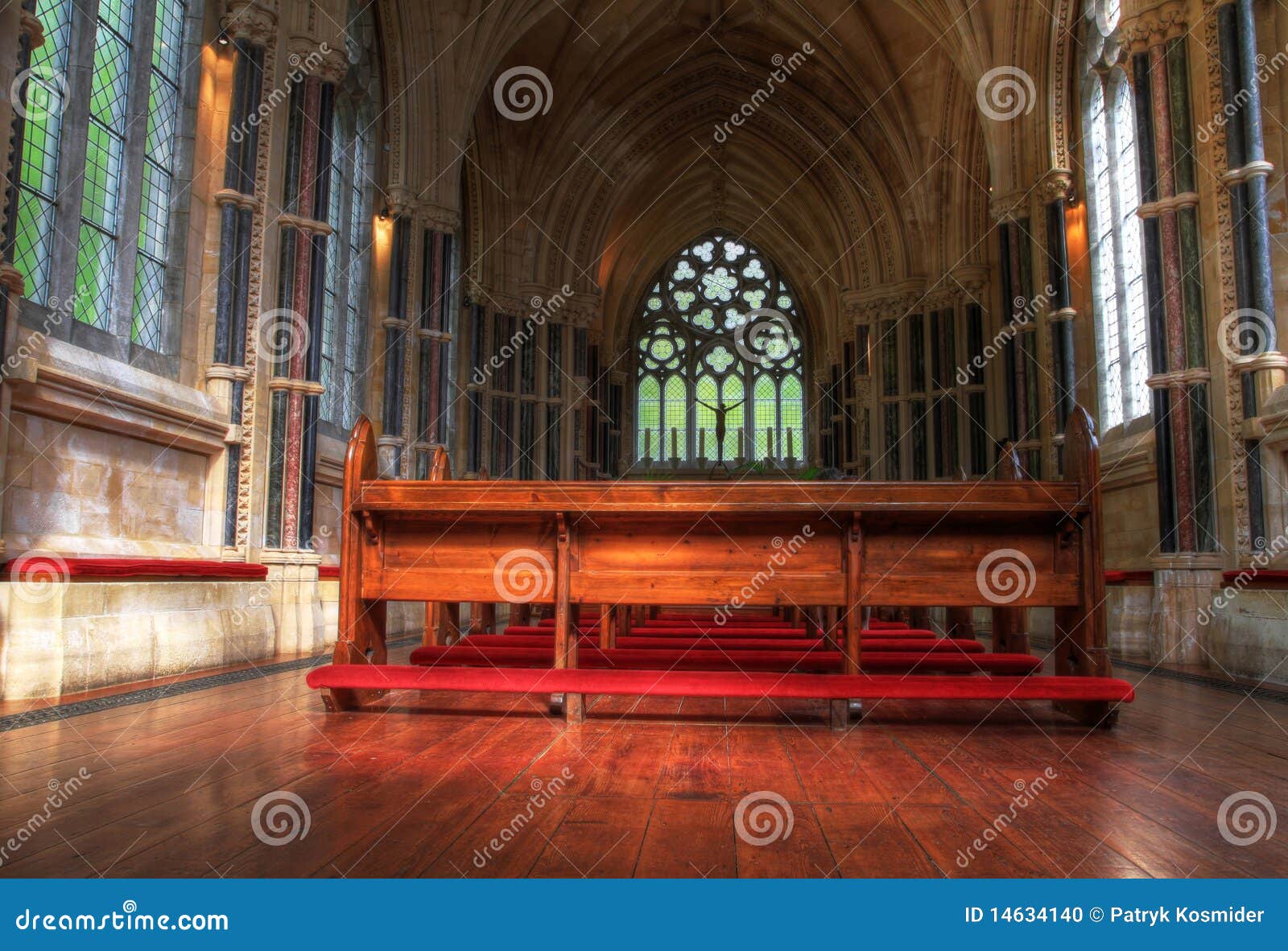 Innenraum Der Gotischen Neokirche Redaktionelles Bild - Bild von ...