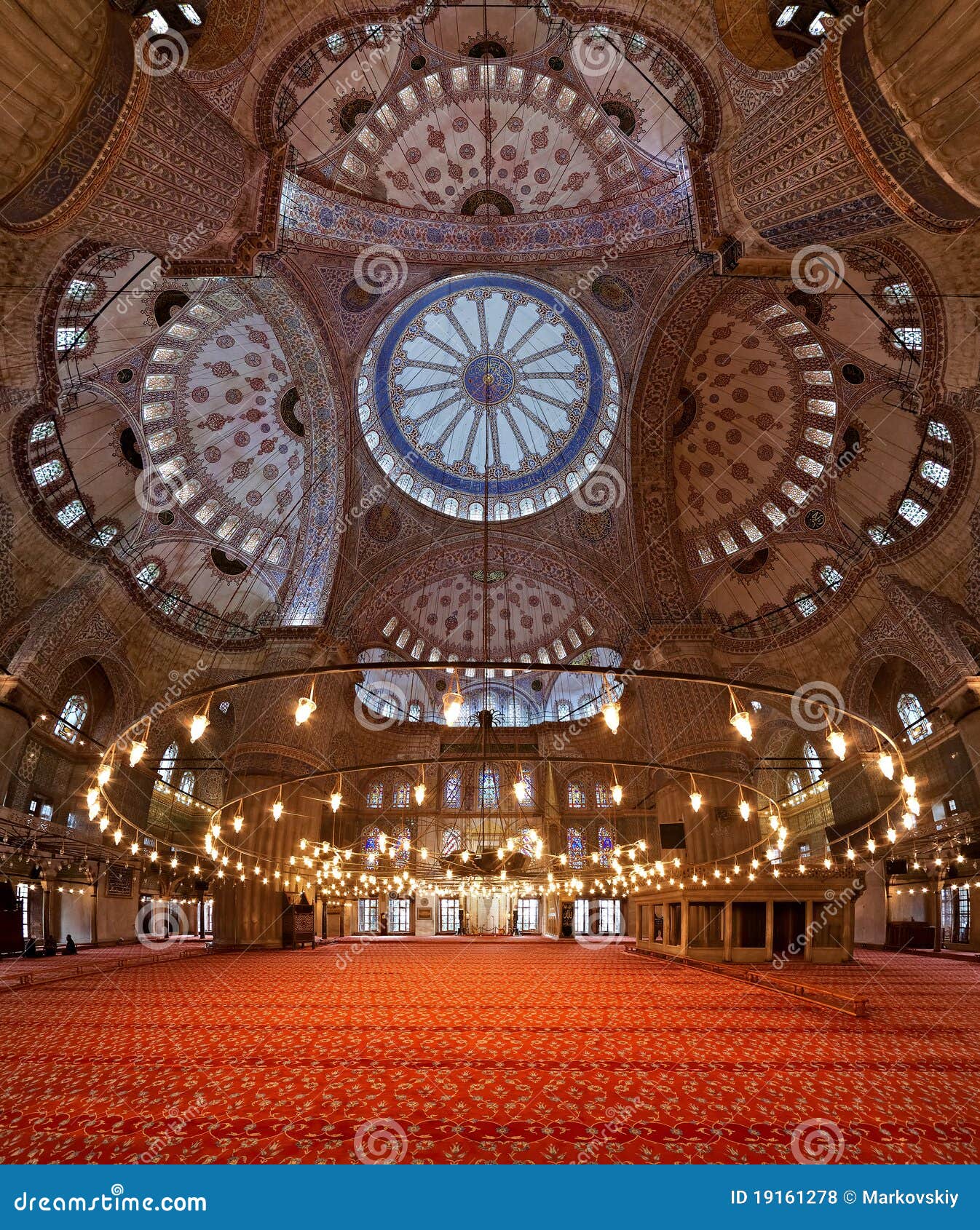 Innenraum Der Sultanahmet Moschee in Istanbul Stockfoto - Bild von ...