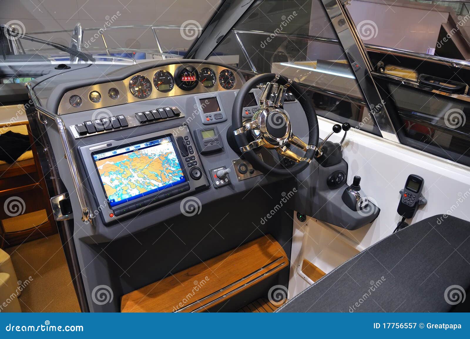 Innenraum eines Bootes stockbild. Bild von horizontal - 17756557