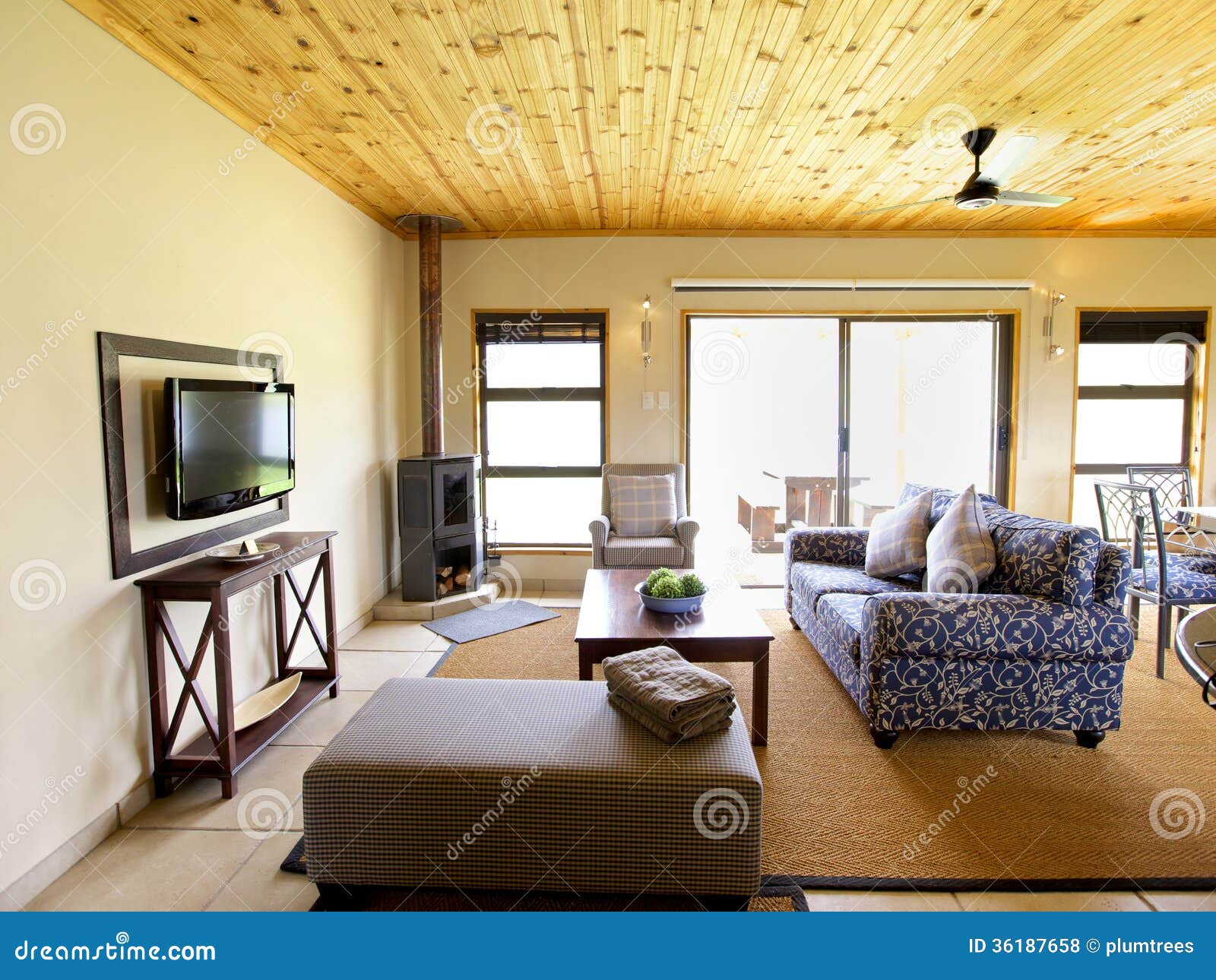 Innenraum, Haus stockfoto. Bild von aufenthaltsraum, schüssel - 36187658