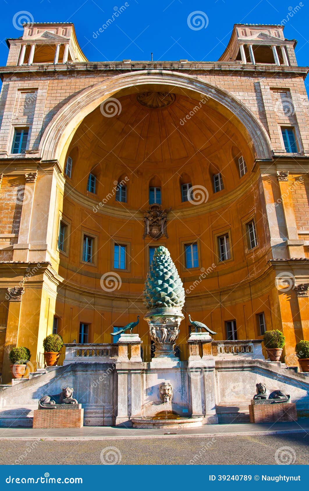Inner Courtyard of the Vatican Editorial Stock Image - Image of green ...