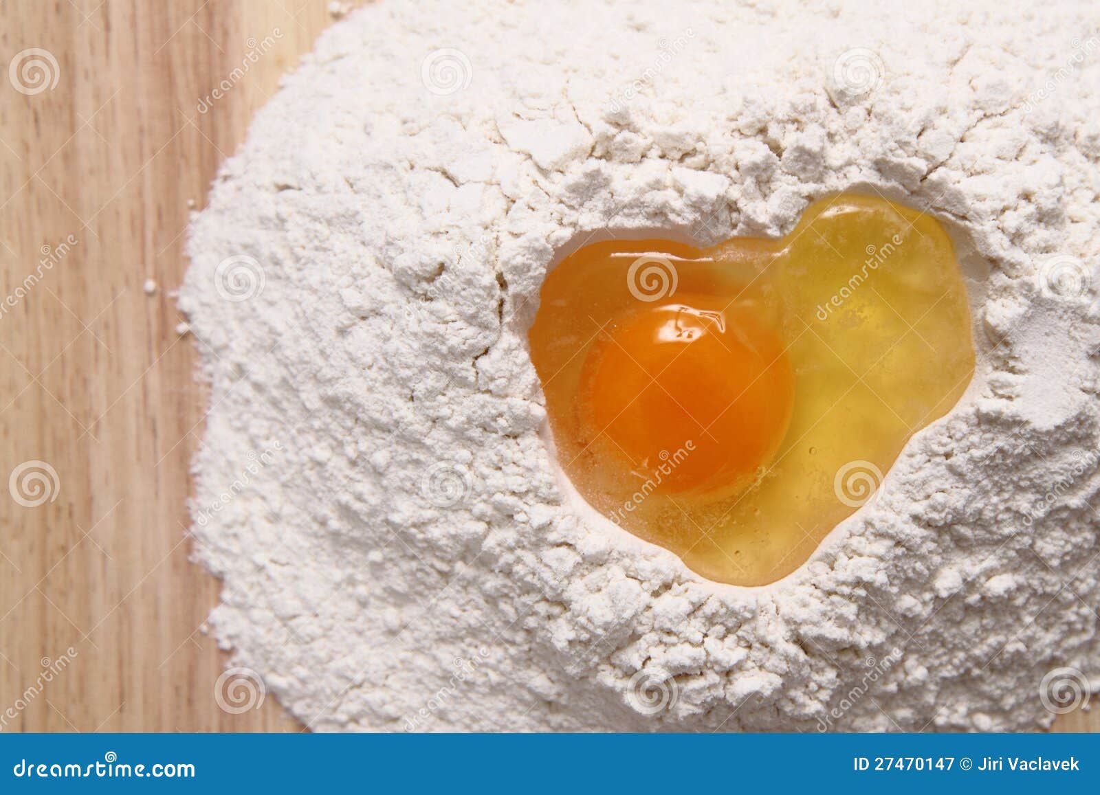 Inneres vom Ei stockbild. Bild von brot, selbstgemacht - 27470147