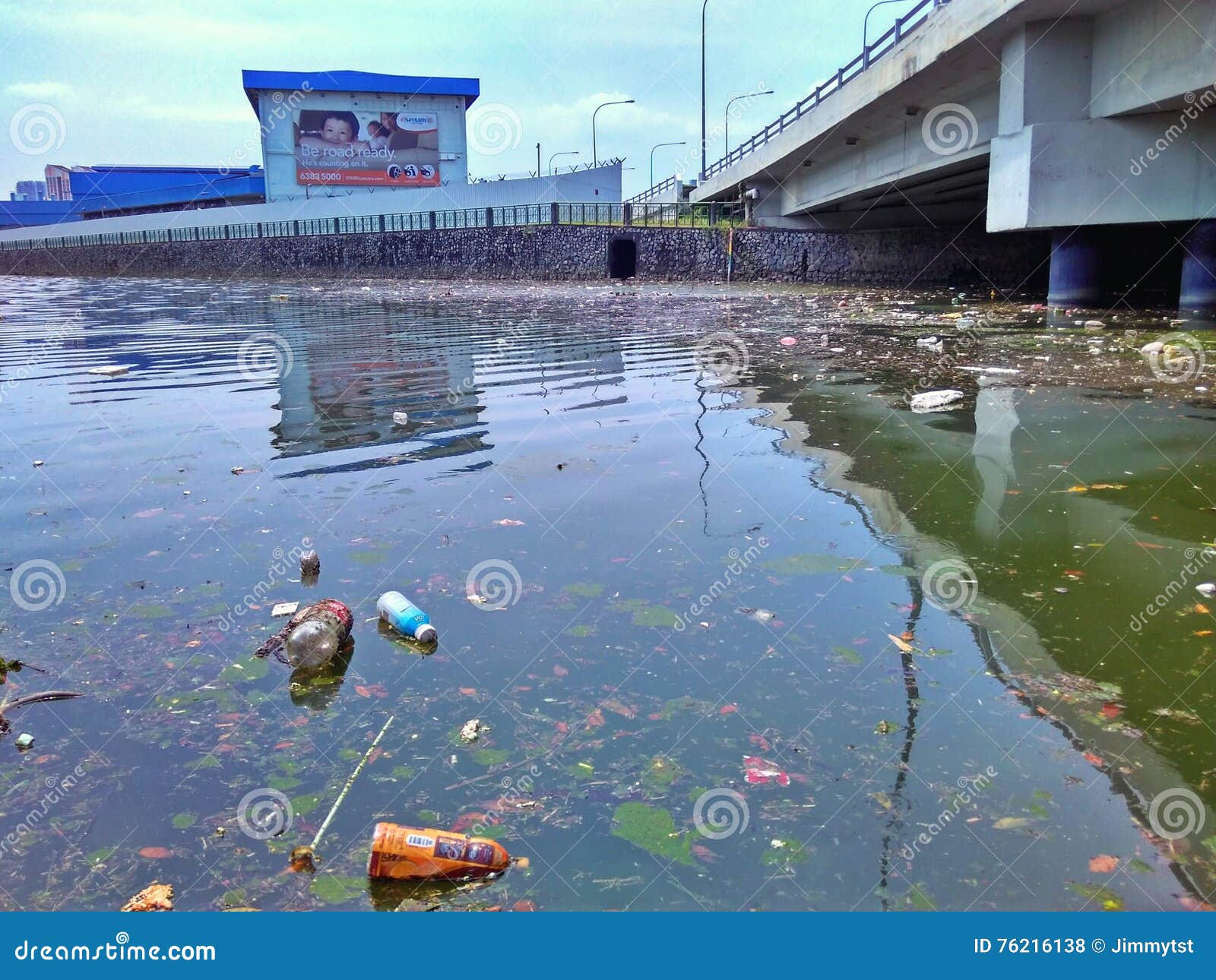 Inquinamento delle acque fotografia stock editoriale. Immagine di ...