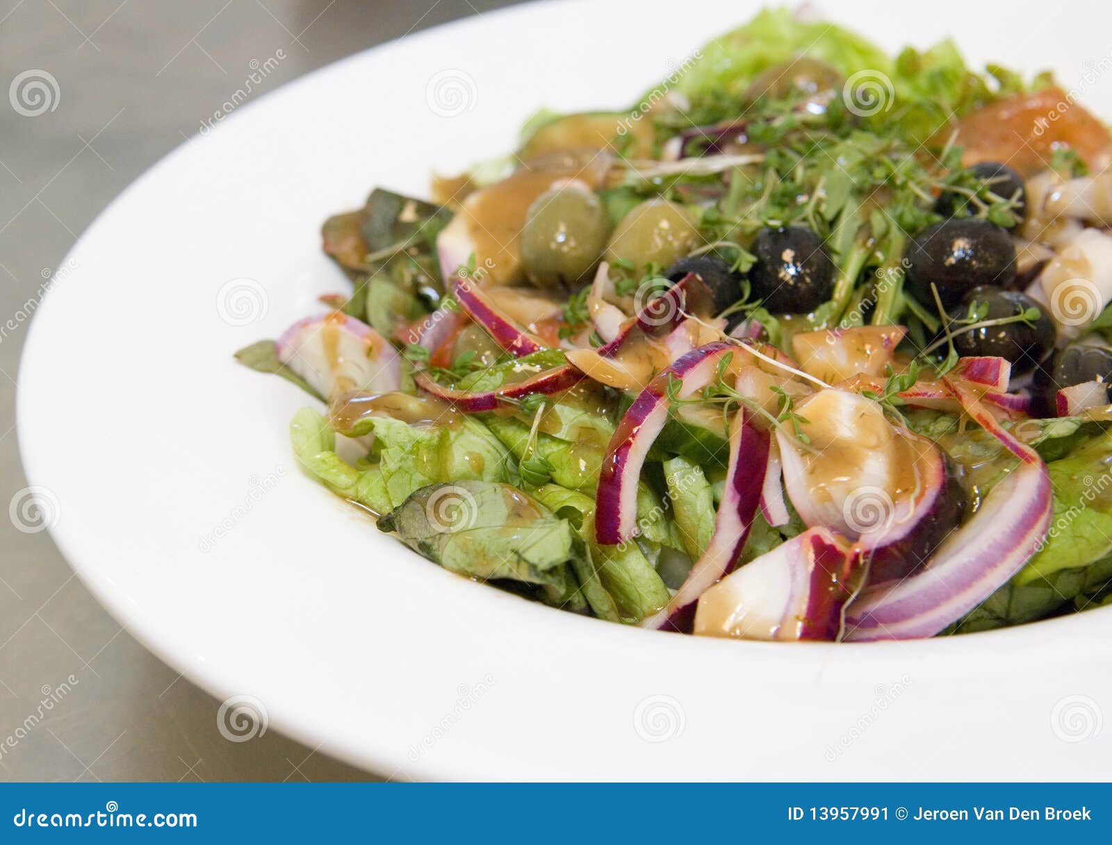 Insalata immagine stock. Immagine di saporito, affamato - 13957991