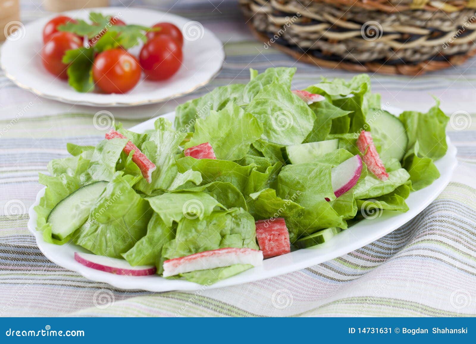 Insalata verde immagine stock. Immagine di basso, cetriolo - 14731631