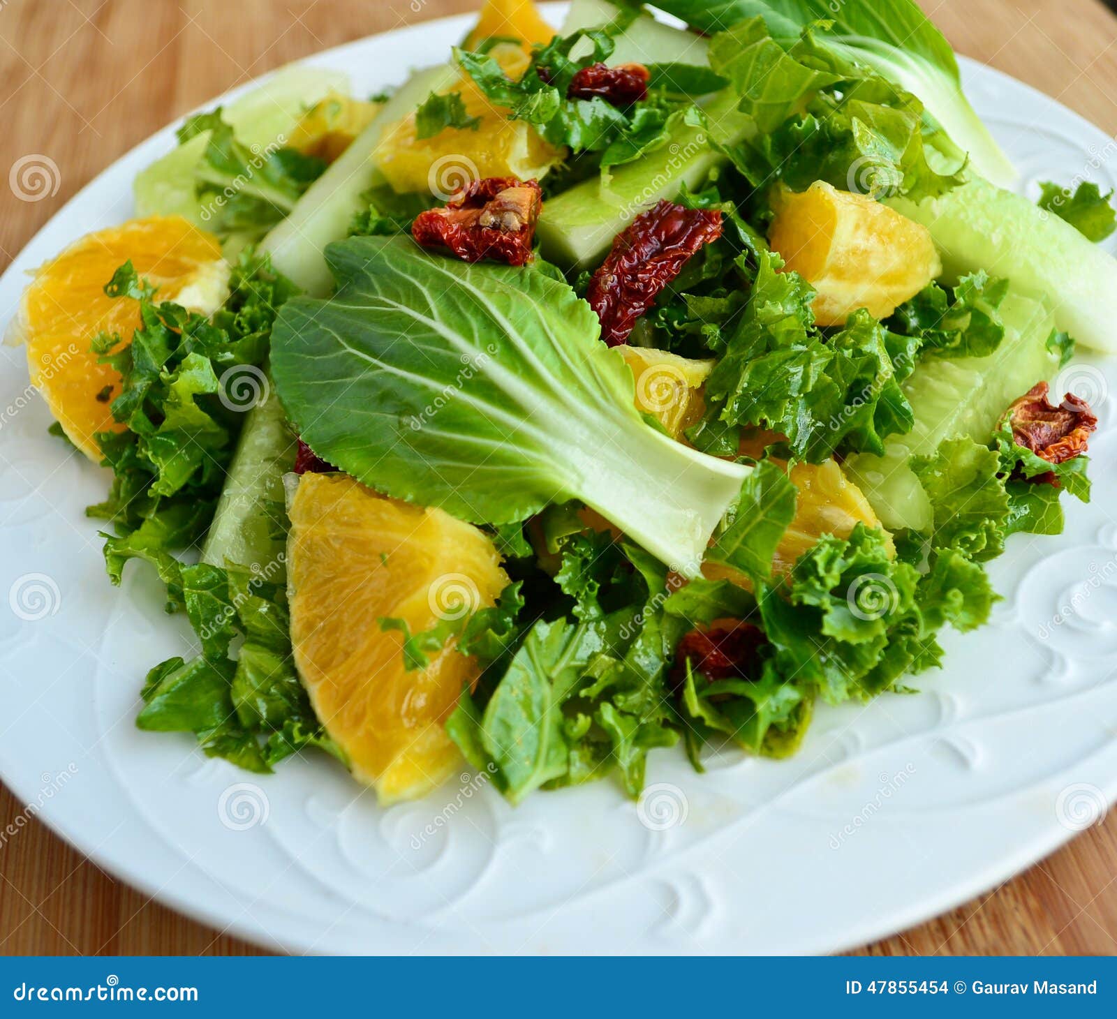 Insalata verde fresca fotografia stock. Immagine di cece - 47855454