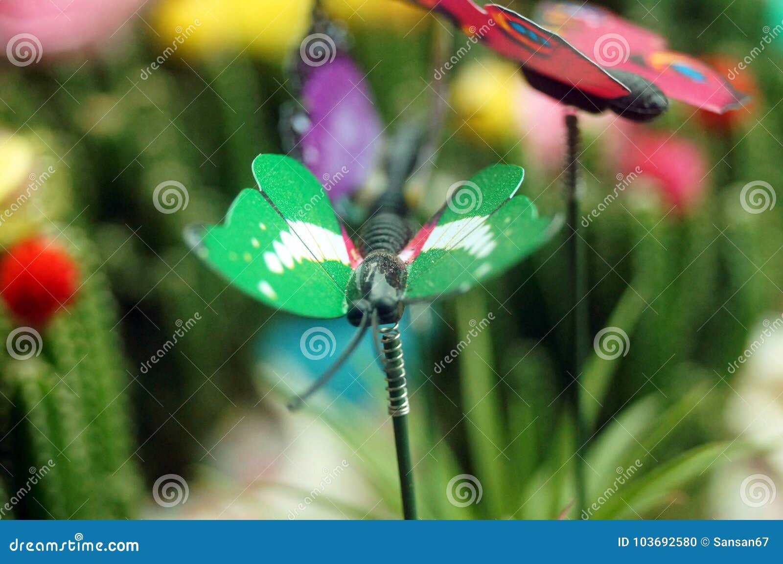 Insectos Artificiales, Muy Hermoso E Interesante Foto de archivo ...