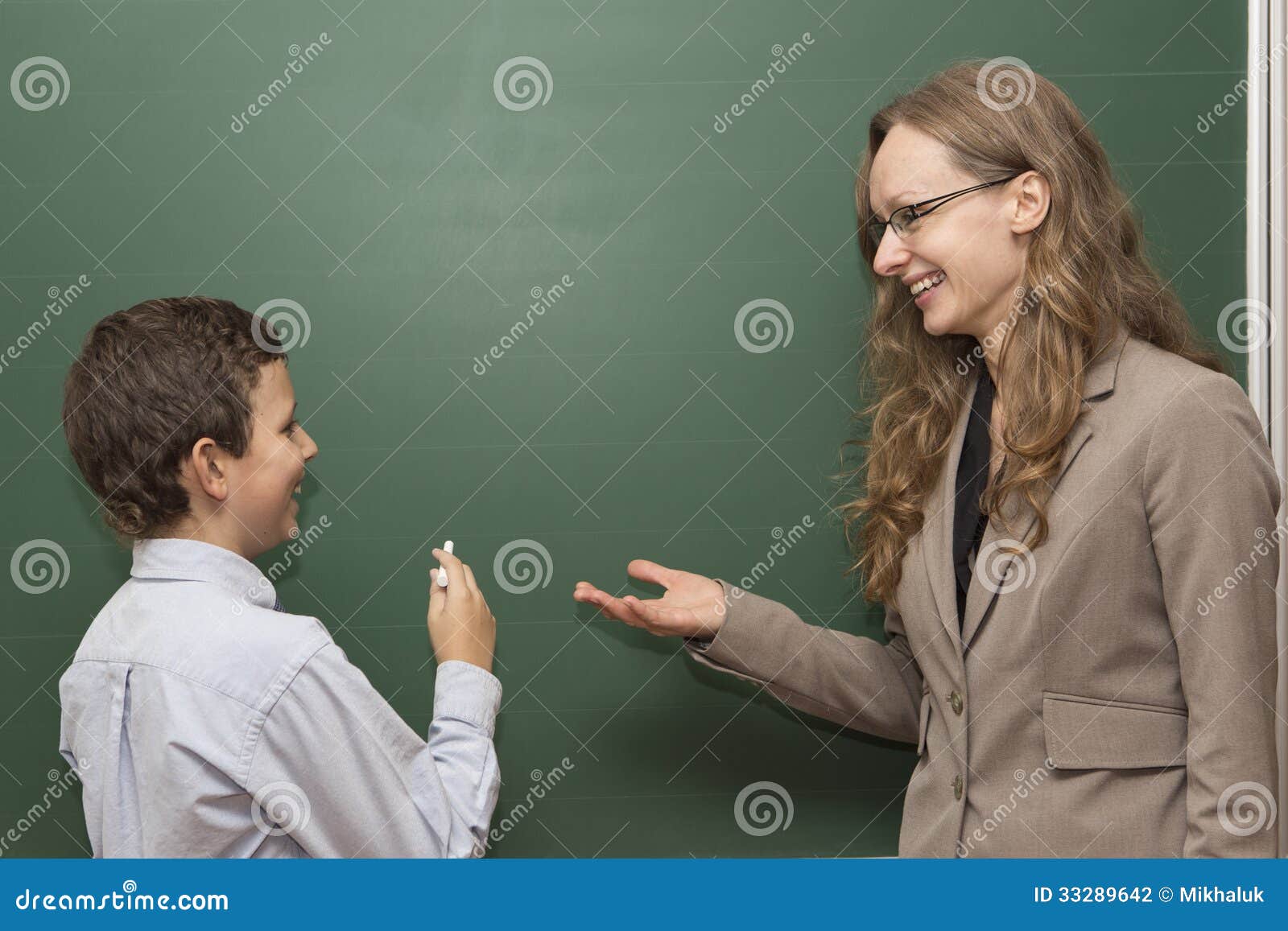 Insegnante E Studente Al Bordo Fotografia Stock - Immagine di lezione ...