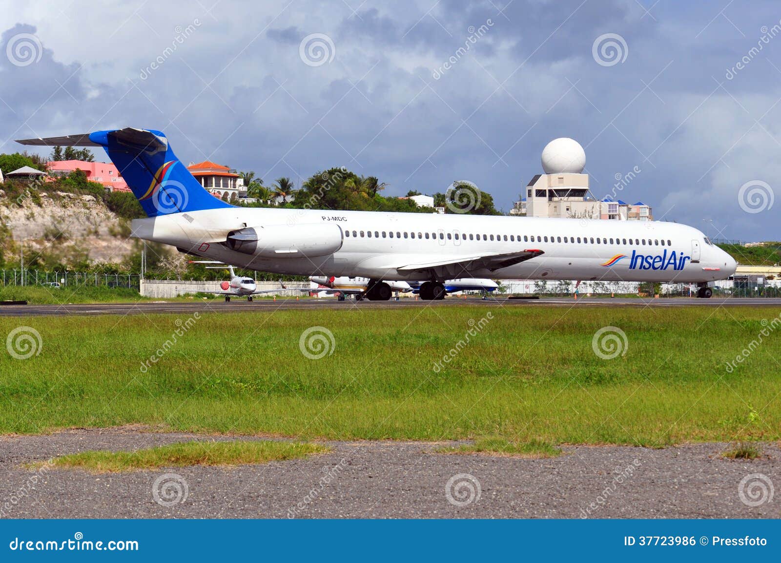 Insel Air airplane editorial photo. Image of altitude - 37723986