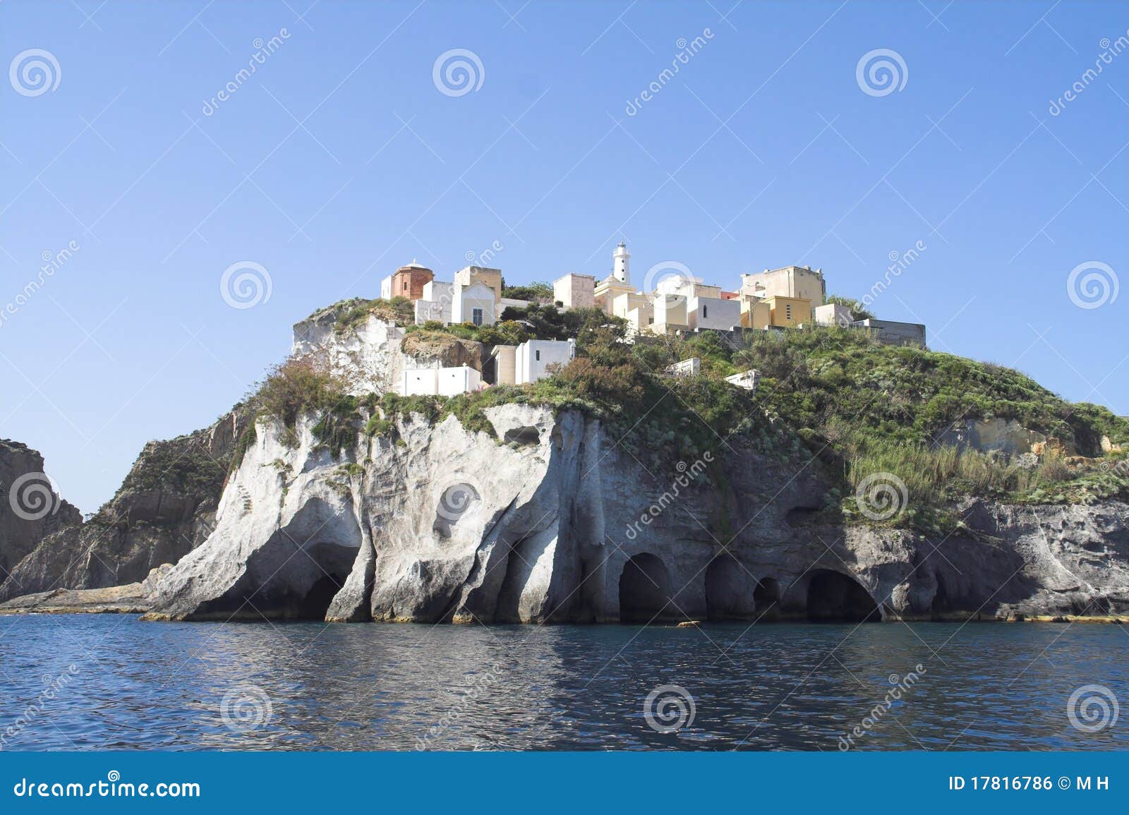 Insel Ponza - Italien stockfoto. Bild von klippe, halbinsel - 17816786