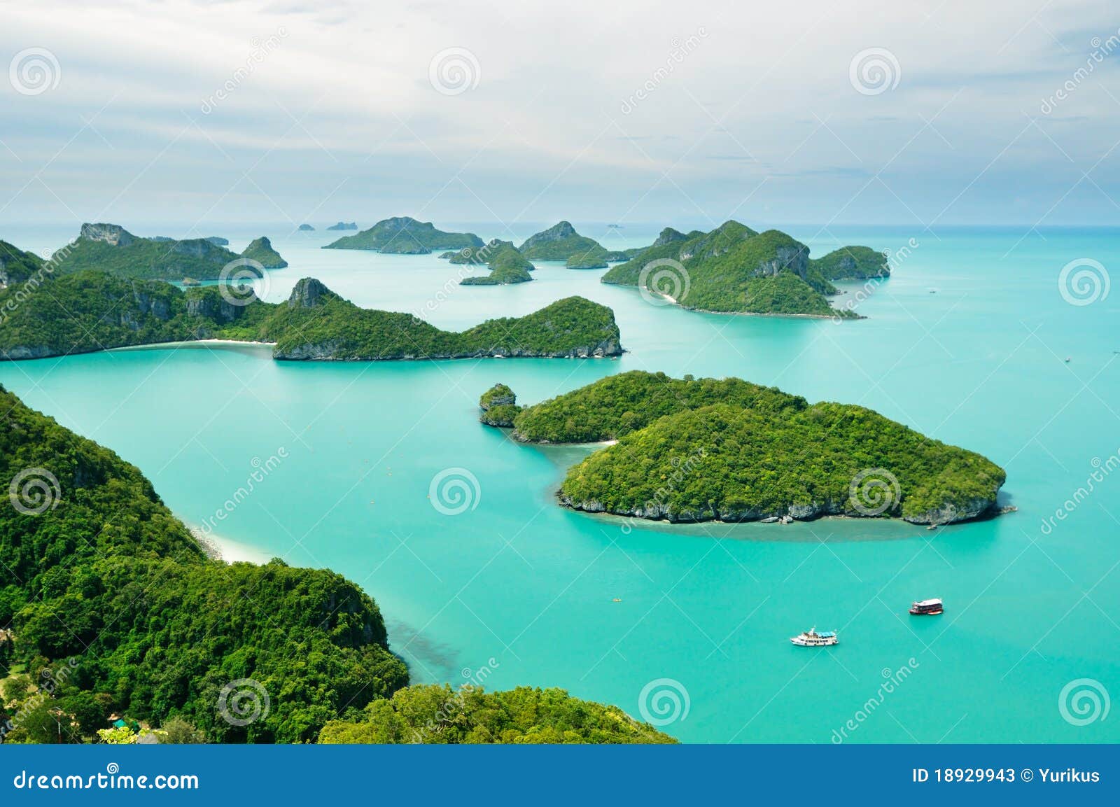 Inselgruppe stockbild. Bild von boot, schacht, küste - 18929943