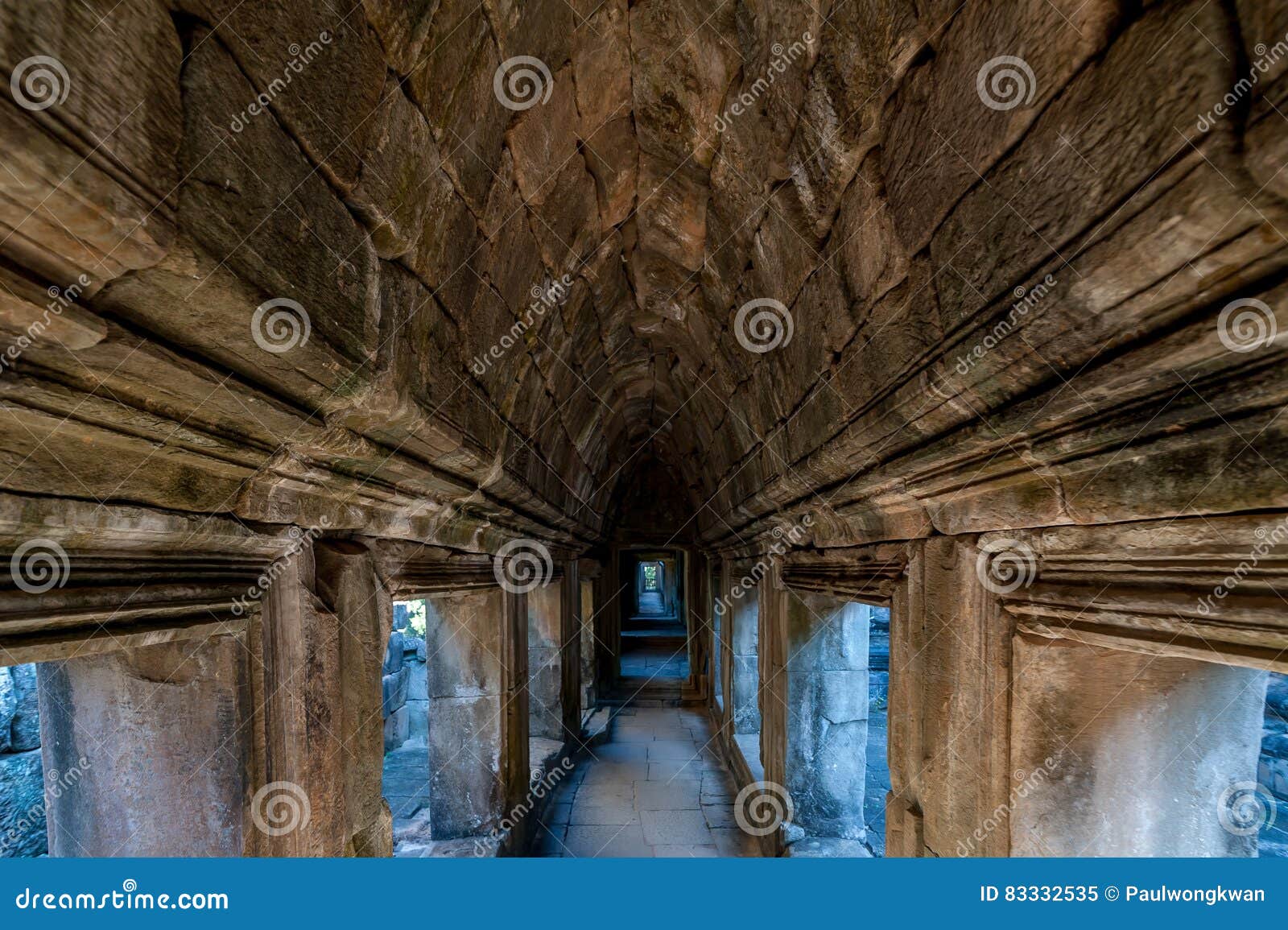 Inside Angkor Wat stock image. Image of ceiling, hall - 83332535