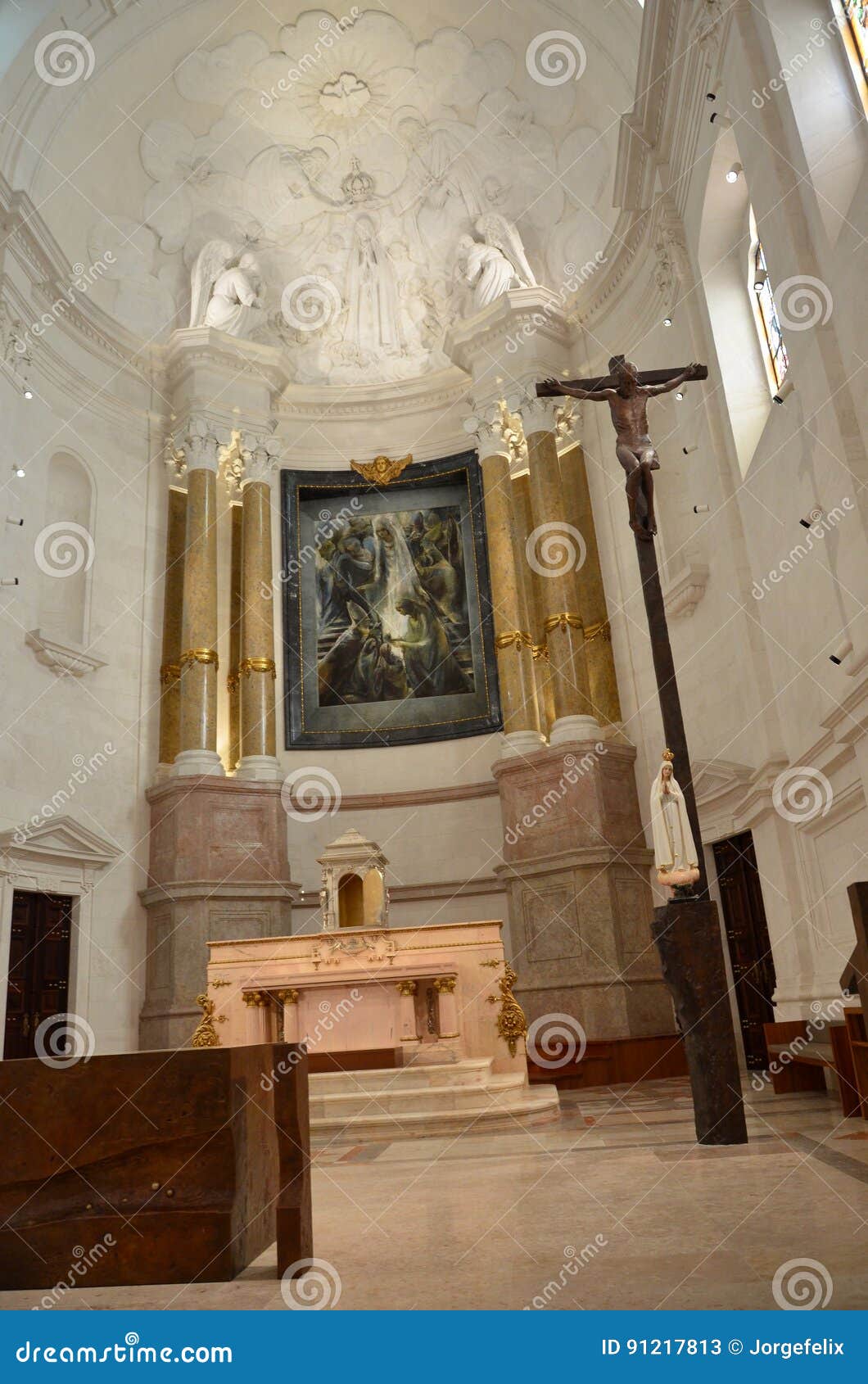 Inside the Basilica of Fatima Editorial Stock Photo - Image of painting ...