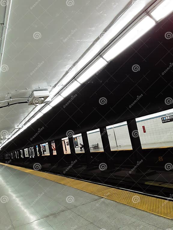 Inside Bathurst Station in the Toronto Transit System Stock Photo ...