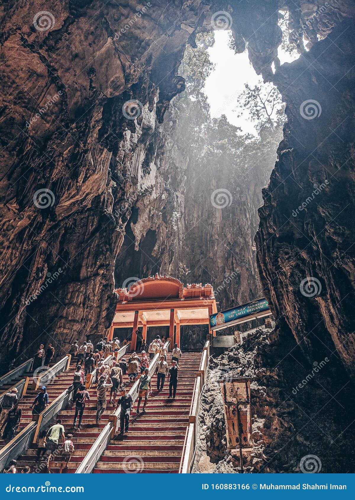 Inside the Batu Caves Temple Nice Editorial Photo - Image of temple ...
